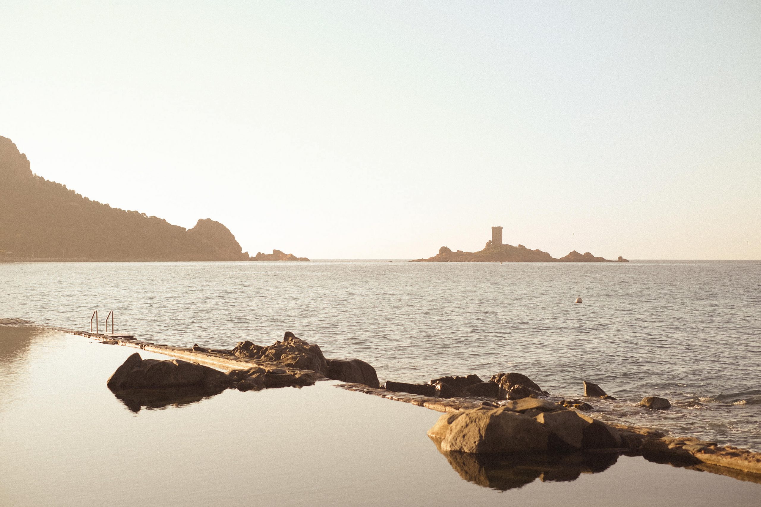 Les Roches Rouges, Saint-Raphaël - Mason Rose